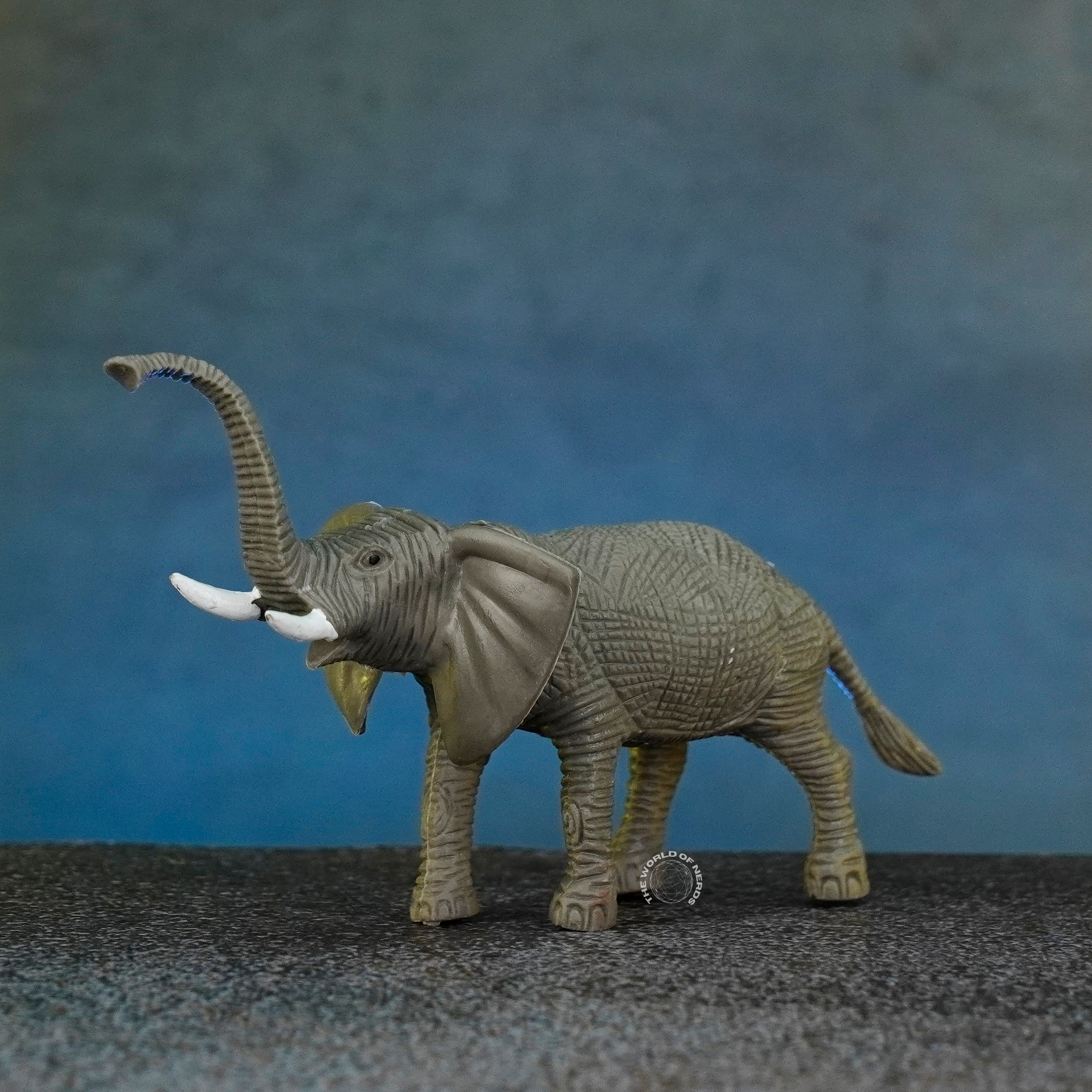 ELEPHANT – The World Of Nerds
