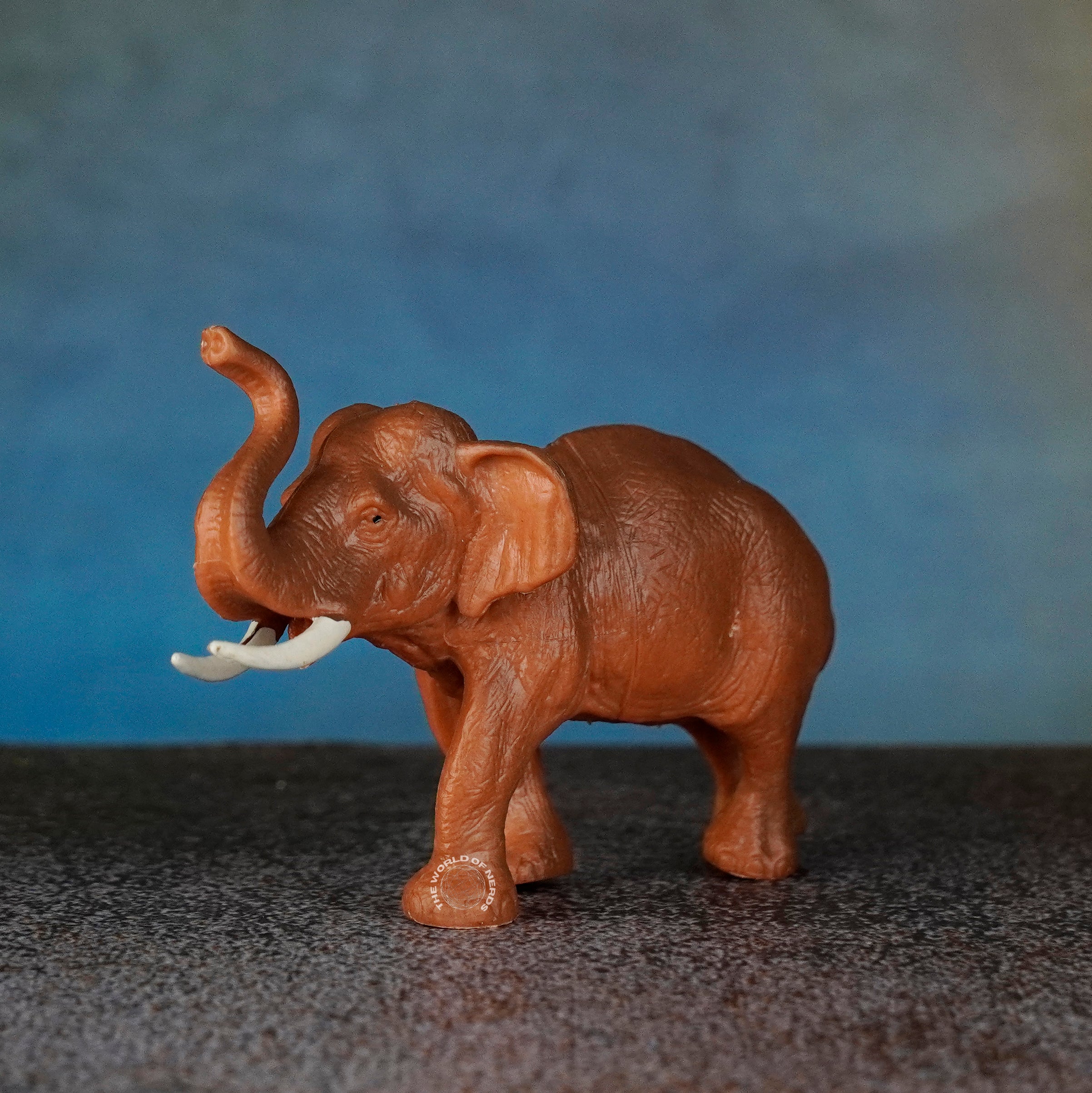 ELEPHANT D2 – The World Of Nerds
