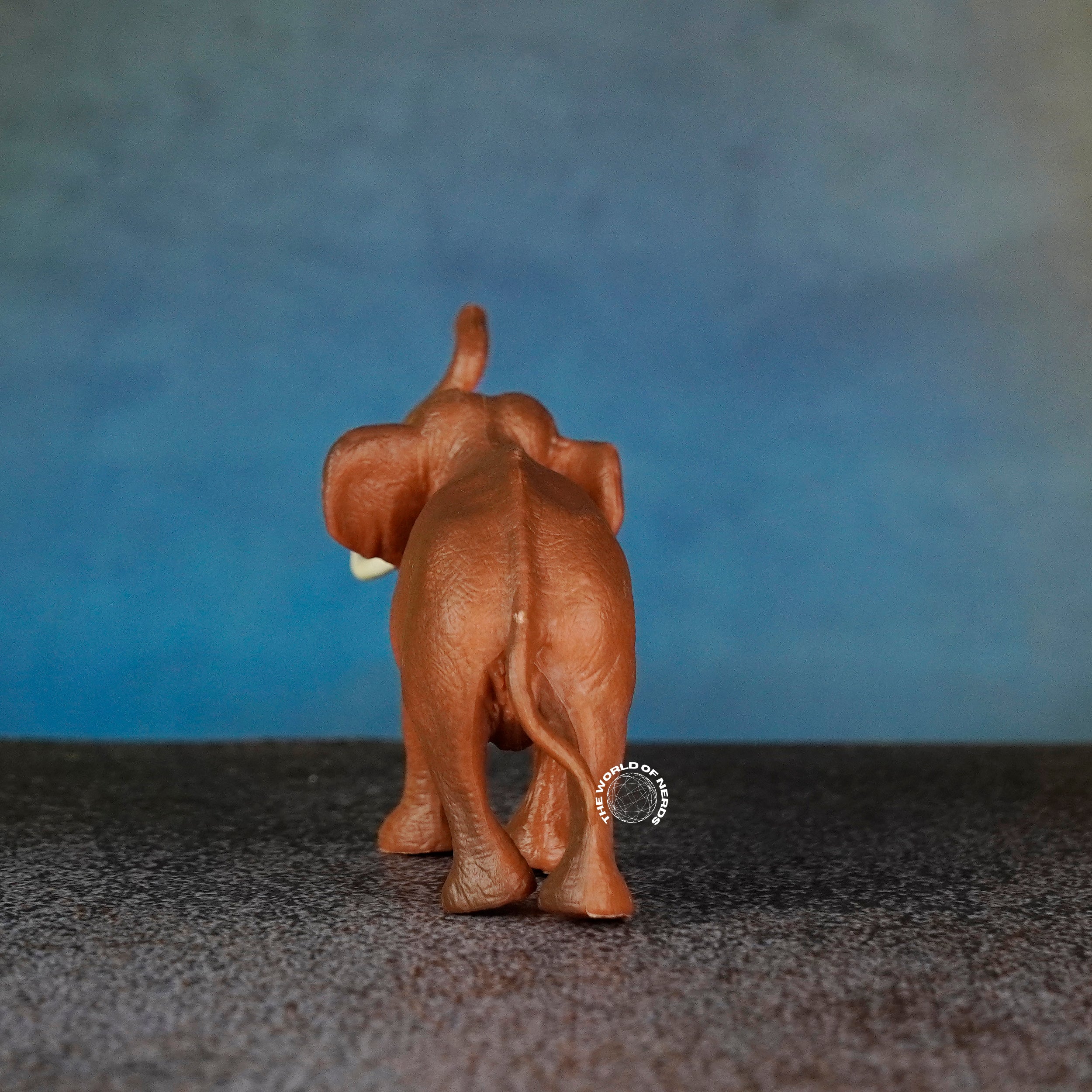 ELEPHANT D2 – The World Of Nerds